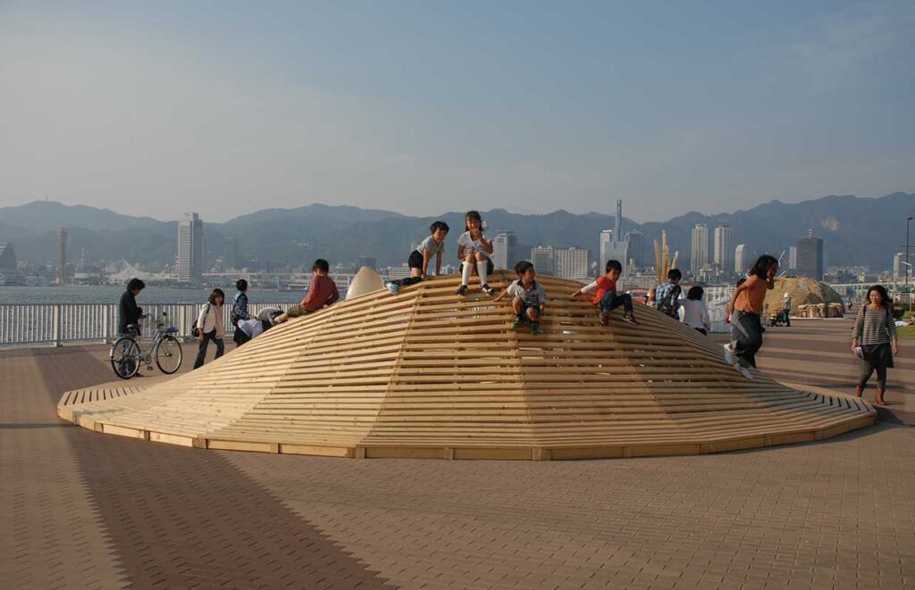 Crater Lake | urban play sculpture by 24° Studio | afilii