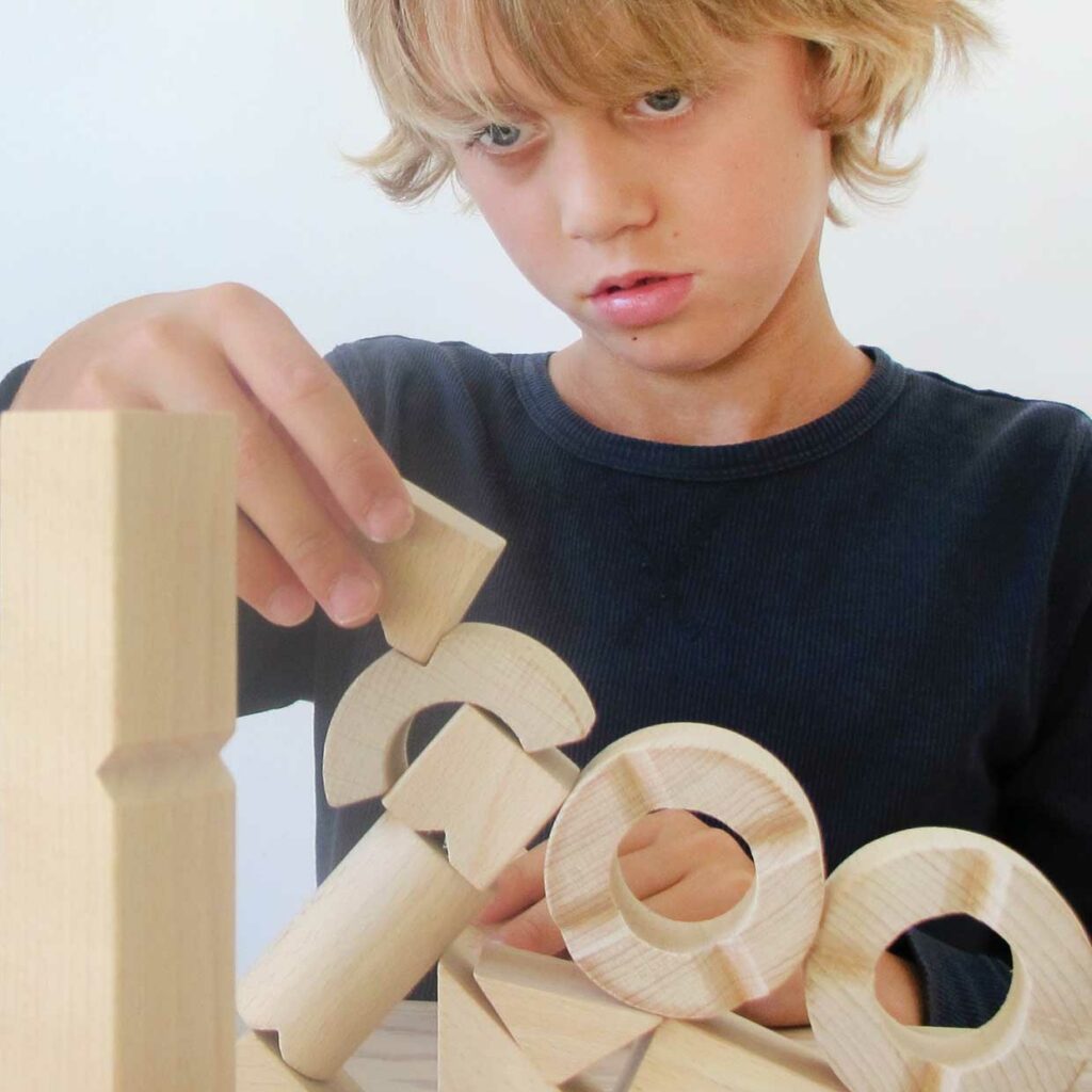 Touching knowledge: how children learn through touching | afilii