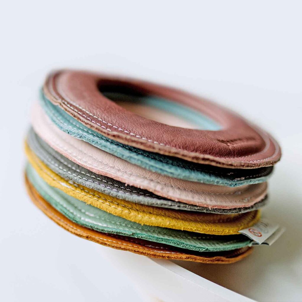 Throwing Ring by Pantolinos made of 100% leather discover now