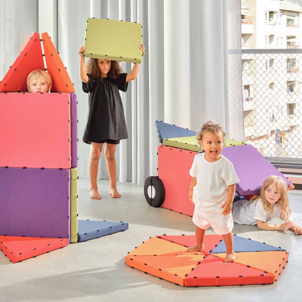 Play Furniture & Children‘s Furniture from Europe discover here