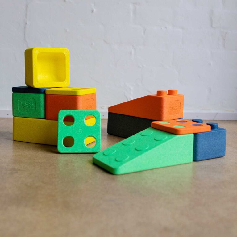 FARVESPIL by bygge: play building blocks discover here