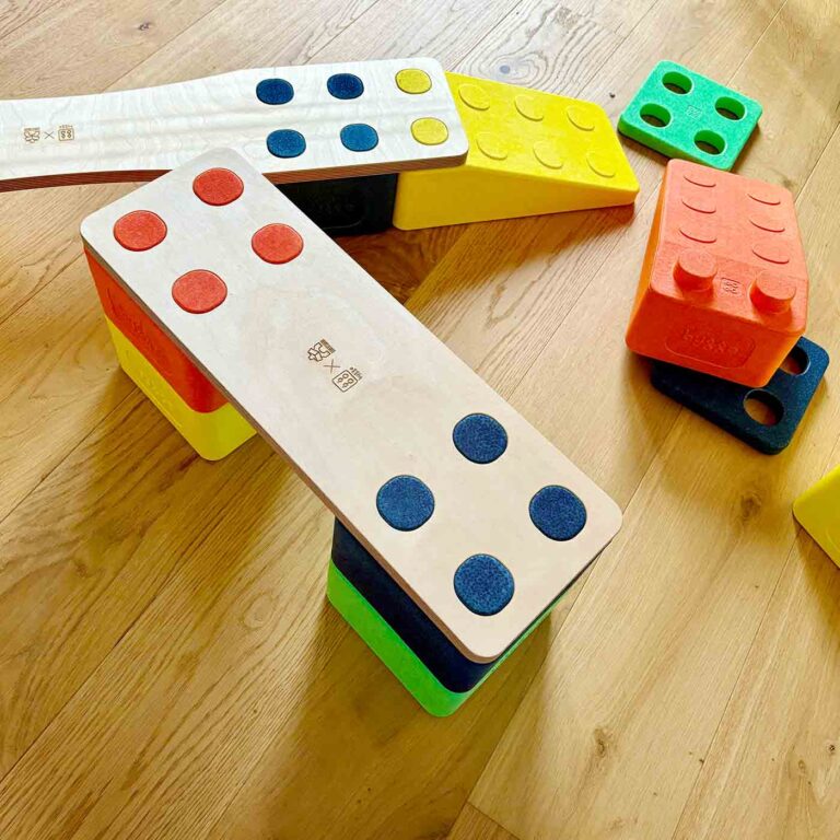 FARVESPIL by bygge: play building blocks discover here