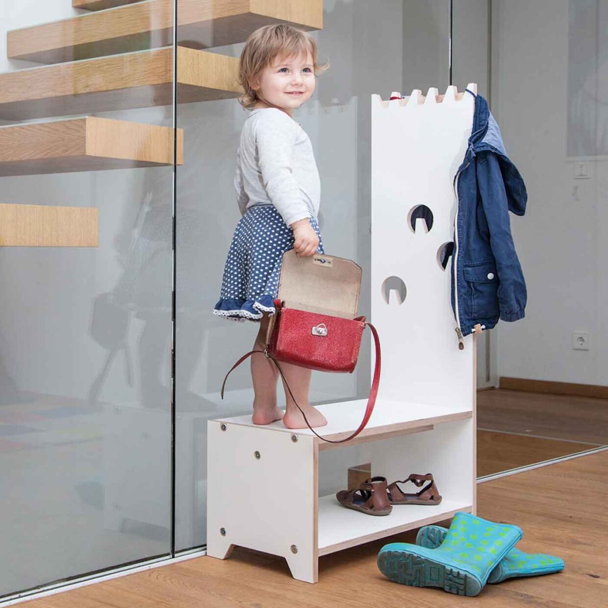 DETE von Prinzenkinder: Kindergarderobe mit Sitzbank entdecken